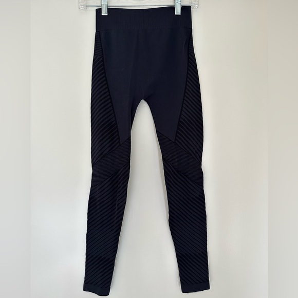 Cielo | Pants & Jumpsuits | Cielo Navy Sculpting Leggings | Poshmark